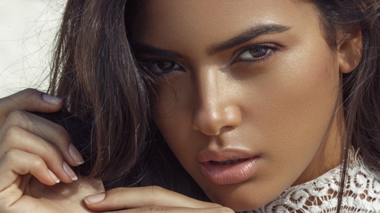 Marokkaanse Rania Benchegra bij de acht finalisten van Vogue-casting ...