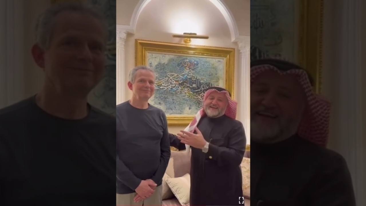 Harvard-professor en stamcelwetenschapper Henry Larson bekeert zich tot ...