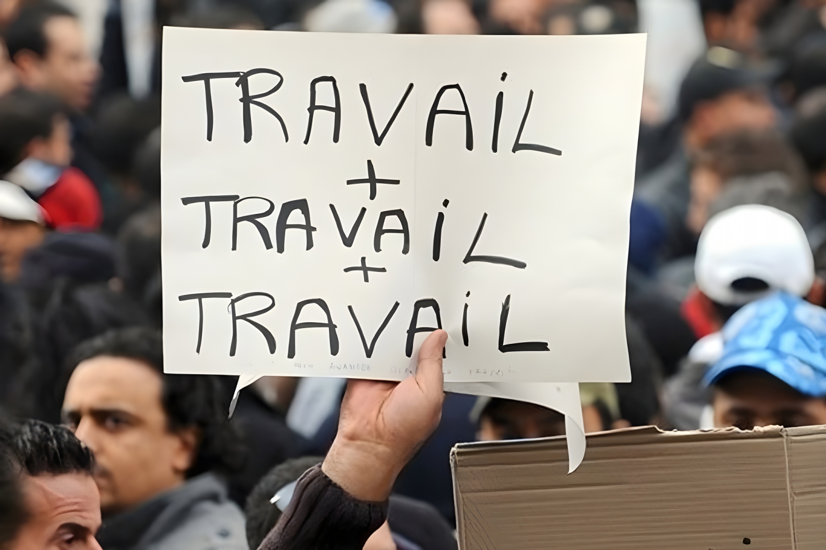 Ruim een kwart van de Marokkanen denkt aan emigratie, vooral naar ...