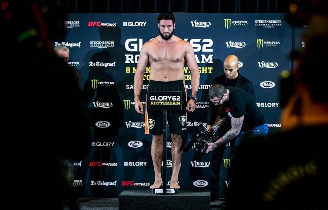 Glory schorst kickbokser Jamal Ben Saddik voor vijftien maanden ...