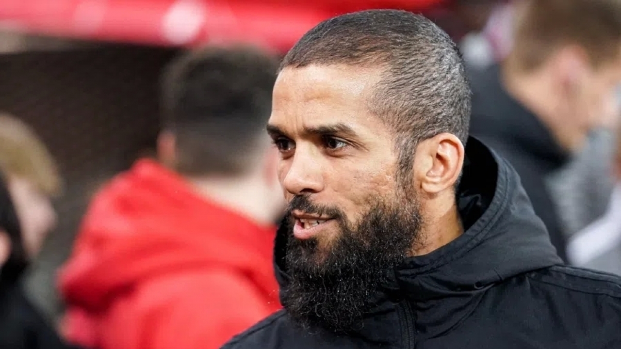 Voetballer Mehdi Carcela biedt excuses aan na kritiek op kerstfeest | Marokko Nieuws