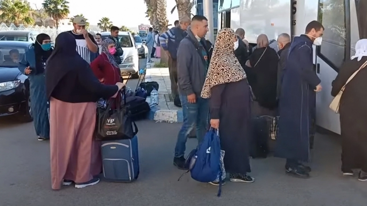 Vijfde repatriëringsvlucht uit Marokko aangekomen in Nederland (video ...